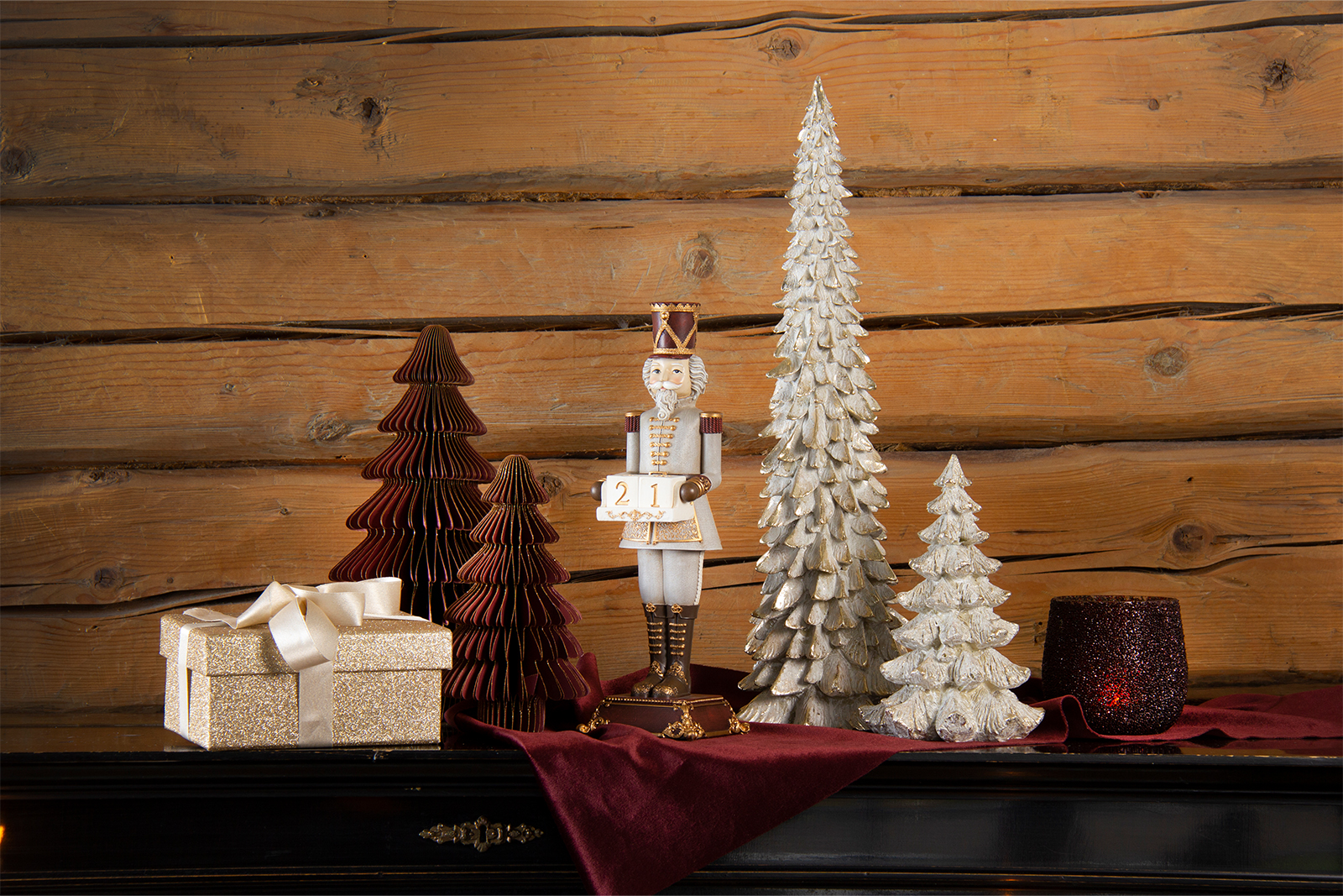 Kalvin nøtteknekker figur - Julepynt - Moderne julestemning hos Skeidar