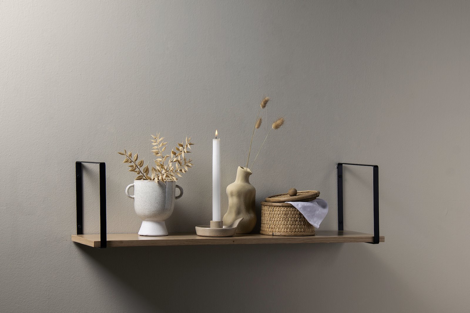 Matteus vegghylle - Hyller - Praktiske hyllesystemer hos Skeidar