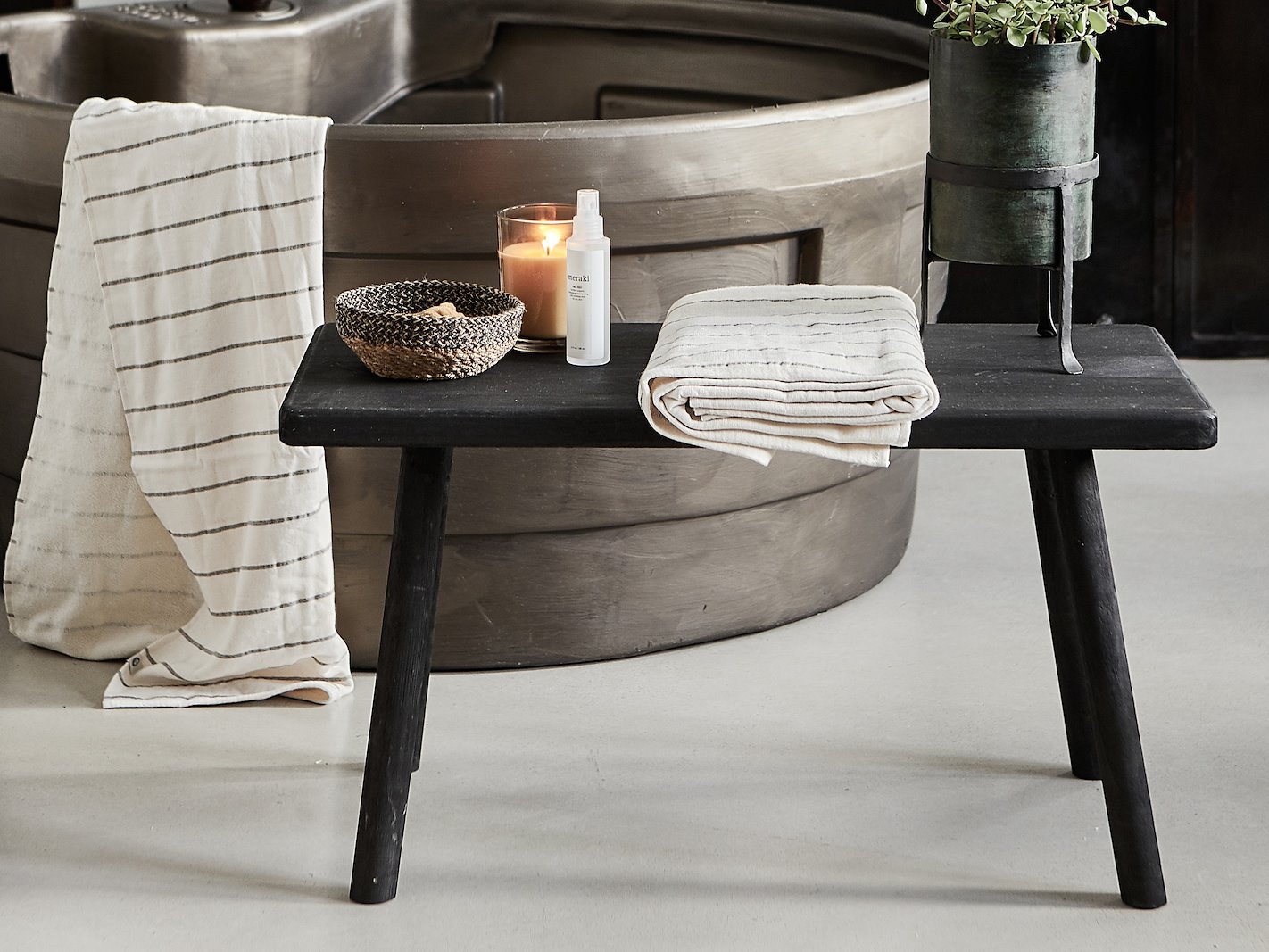 Nadi benk - Praktiske benker og sittekrakker